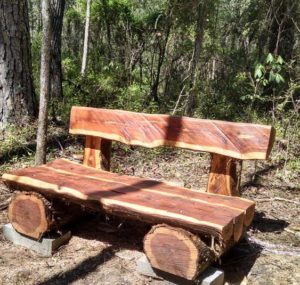 +20 ideas de bancos rústicos de madera para parque o jardín - GEOCAX
